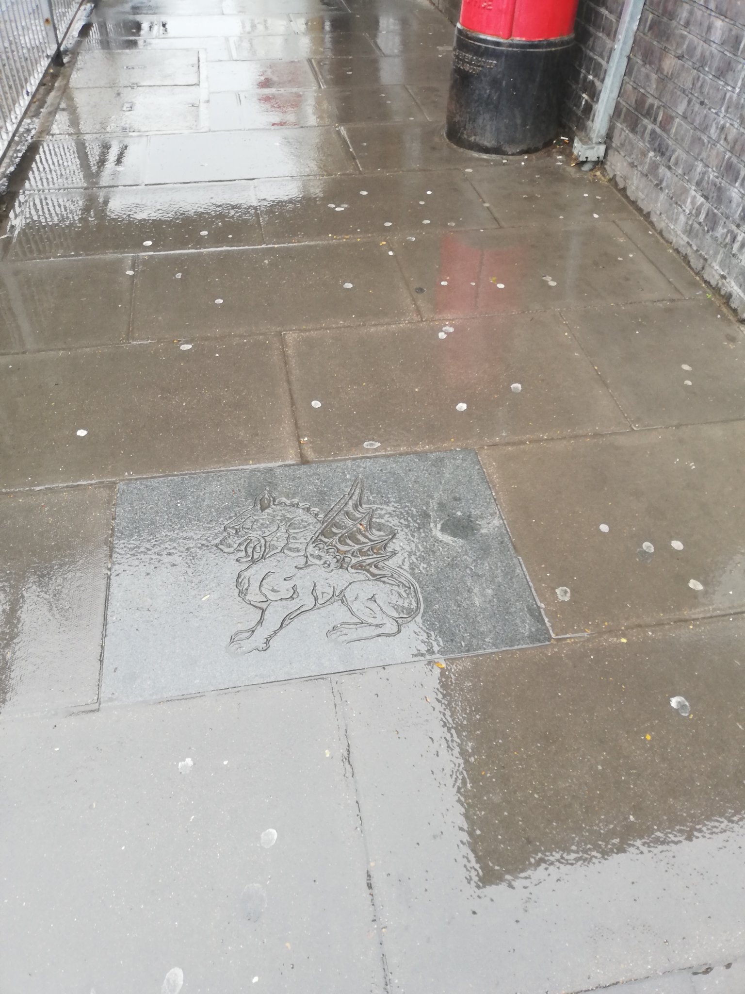 Pavement dragons, St James Street – Dragons of London